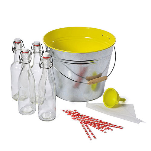 Homemade lemonade kit from Whisk Hampers - Cosy Home Blog