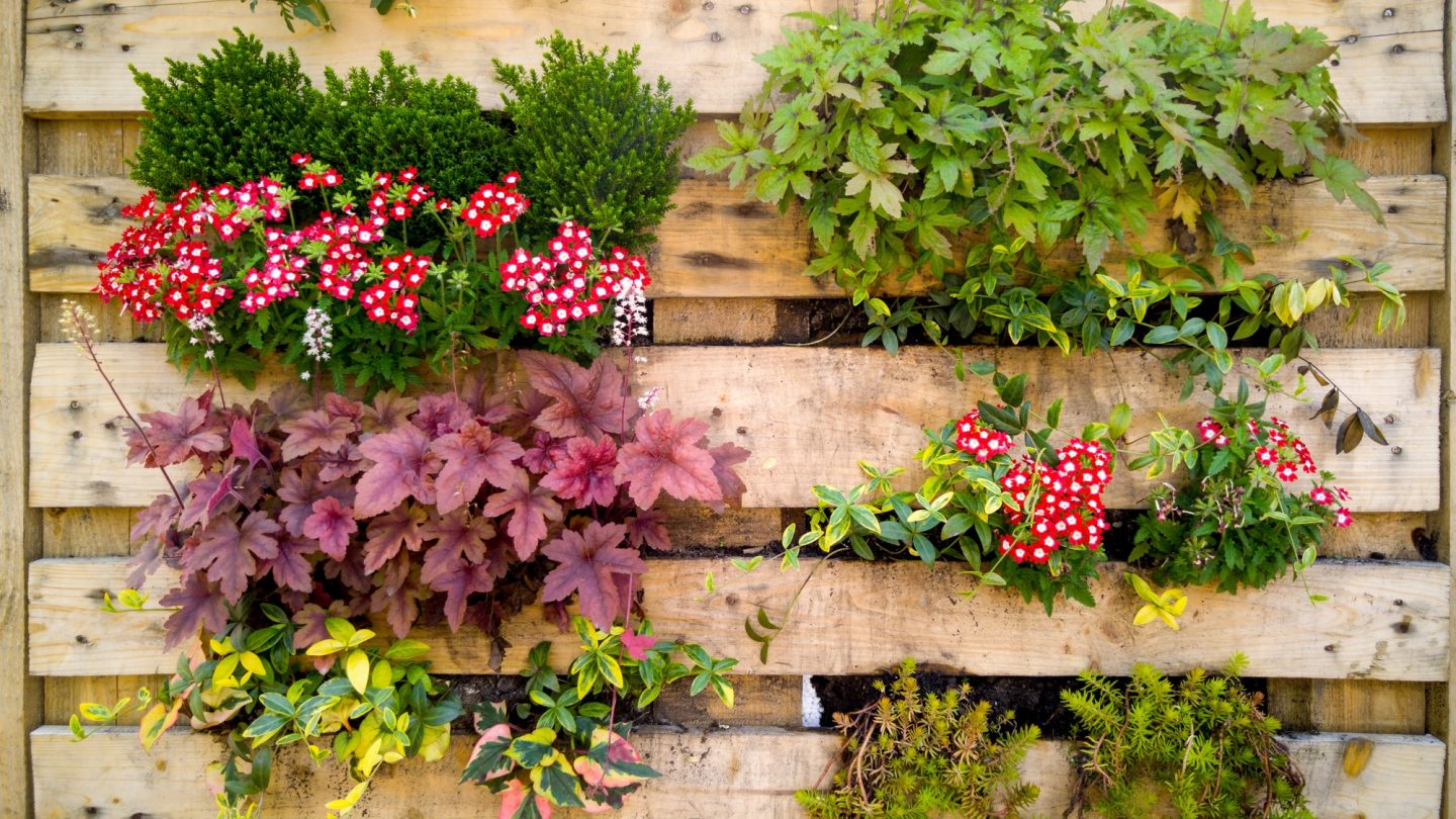 51 Small Garden Ideas For Compact Outdoor Spaces - Cosy Home Blog